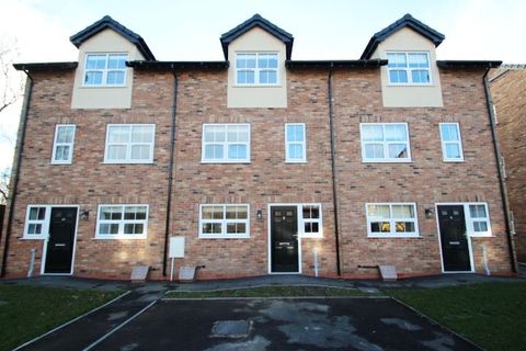 Queens Court Road, Basford ST4, 4 bed town house to rent, £1,700 pcm ...