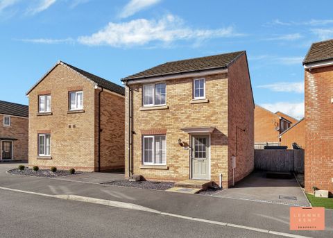 3 bed detached house for sale in Bro Ger-Y-Nant, Caerphilly CF83, £ ...