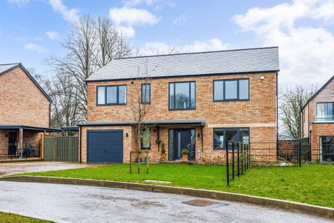 5 bed detached house for sale in John Martin Gardens, Stonehouse GL10 ...