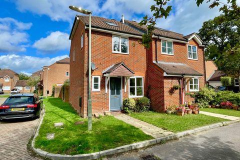 Mallow Crescent, Burpham, Guildford GU4, 3 bed semi-detached house for ...