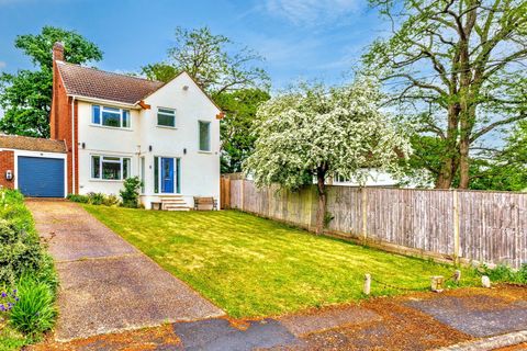 3 bed link detached house for sale in Milford, Godalming, Surrey GU8, £ ...