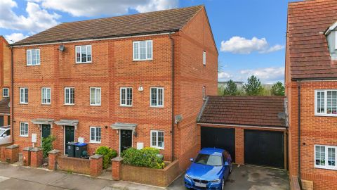 4 bed end terrace house for sale in Turners Gardens, Wootton ...
