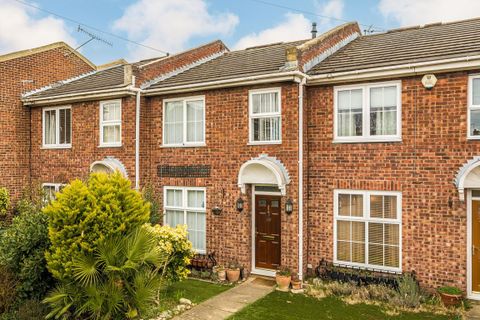 3 bed terraced house for sale in Appleby Close, Twickenham TW2, £699,950 - Zoopla