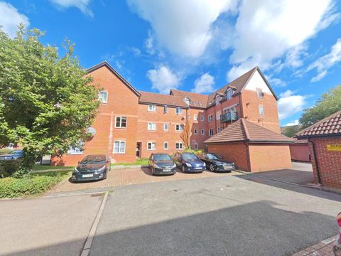 Admirals Court, Rose Kiln Lane, Reading RG1, 2 bed flat to rent, £1,400 ...