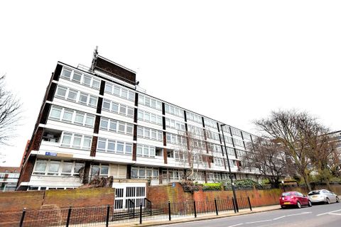 3 bed maisonette for sale in Manchester Road, London E14, £390,000 - Zoopla
