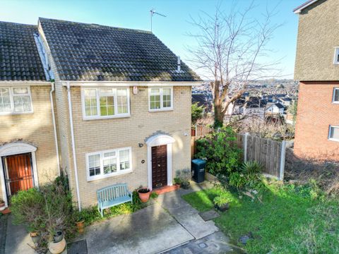 3 bed end terrace house for sale in Glen View, Gravesend, Kent DA12, £375,000 - Zoopla
