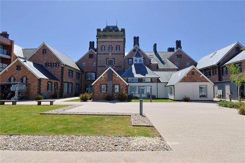 The Rest, Rest Bay, Porthcawl CF36, 2 bed flat for sale, £585,000 - Zoopla
