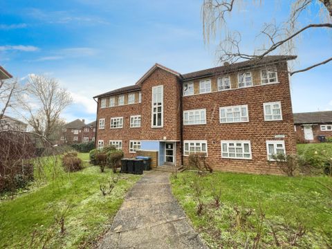 Mallard Way, Mallard Court Mallard Way NW9, 2 bed flat to rent, £1,700 ...