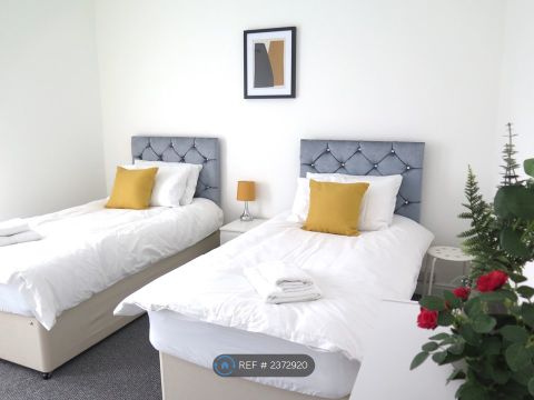 4 bed terraced house to rent in Stoneley Road, Crewe CW1, £1,075 pcm ...