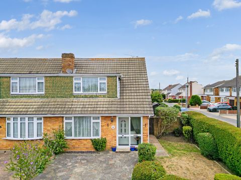 Bromfords Drive, Wickford SS12, 3 bed semi-detached house for sale, £ ...