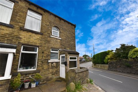 3 bed terraced house for sale in Pinnar Lane, Halifax, West Yorkshire ...