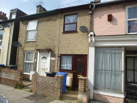 Tonning Street, Lowestoft NR32, 2 bed terraced house to rent, £575 pcm ...