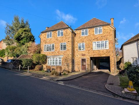 2 bed flat for sale in Farncombe Street, Farncombe GU7, £283,000 - Zoopla