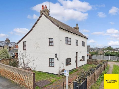 4 bed detached house for sale in Grove Road, Chelmsford CM2, £600,000 ...