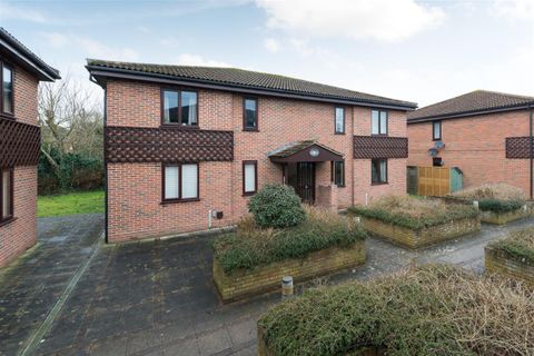Peri Court, Canterbury CT1, 2 bed flat for sale, £160,000 - Zoopla