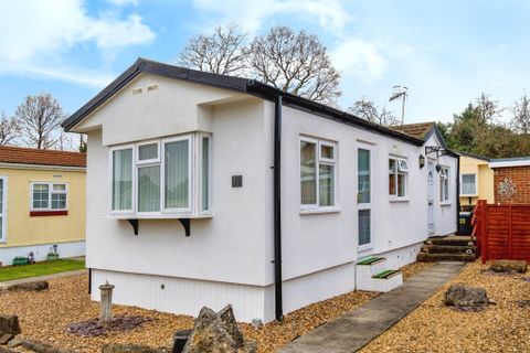 1 bed mobile/park home for sale in Avondale Park, Colden Common ...