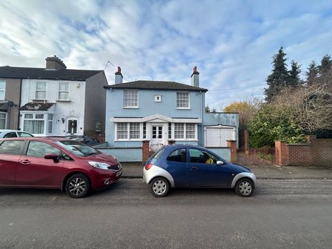 2 bed detached house for sale in Rollo Road, Hextable, Swanley BR8, £ ...