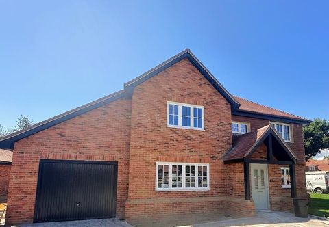 Hop Gardens, Ninfield TN33, 4 bed detached house to rent, £2,850 pcm ...