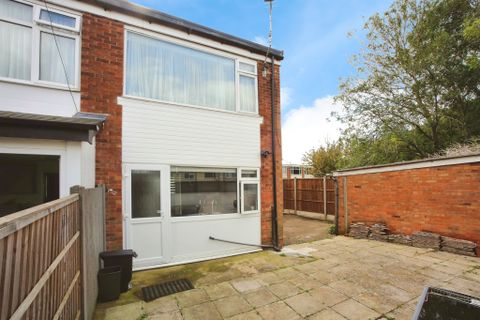 2 bed end terrace house for sale in Telford Way, Leicester LE5, £ ...