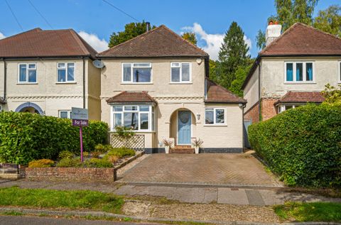 4 bed detached house for sale in Fir Tree Avenue, Haslemere GU27, £ ...