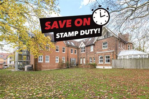 2 bed flat for sale in Rowhill Road, Hextable, Swanley BR8, £250,000 ...