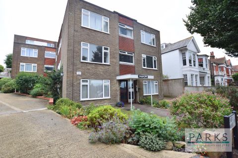 1 bed flat to rent in Windermere Court, East Drive, Brighton, East ...