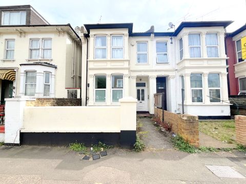 York Road, Southend-On-Sea SS1, Studio to rent, £795 pcm - Zoopla