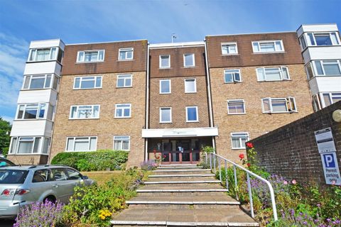 2 bed flat to rent in Kingsmere, London Road, Brighton BN1, £1,400 pcm ...