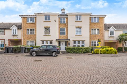 2 bed flat for sale in Rosa Court, Elder Crescent, Andover SP10, £ ...