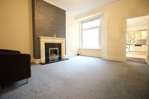 5 bed terraced house to rent in Revidge Road, Blackburn BB1, £1,100 pcm ...