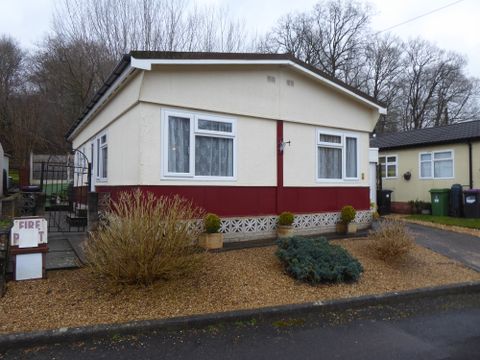 Pool View Caravan Park, Buildwas, Telford TF8, 2 bed mobile/park home ...