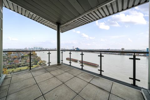 3 bed flat to rent in Mast Quay, London SE18, £2,750 pcm - Zoopla