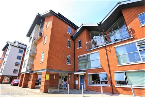 Rotary Way, Colchester CO3, 2 bed flat for sale, £205,000 - Zoopla