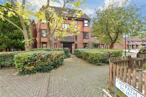 Studio for sale in Turnpike Lane, Sutton SM1, £180,000 - Zoopla