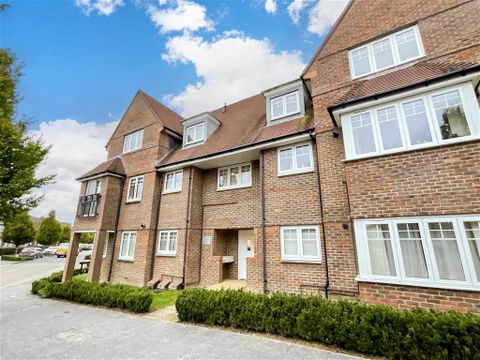 2 bed flat for sale in Illett Way, Faygate, Horsham, West Sussex RH12 ...