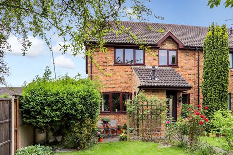 24 Woodger Close, Guildford GU4, 2 bed end terrace house for sale, £ ...