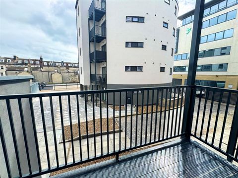 Flat 53, 4 Martin Court, Hastings TN34, 2 bed flat to rent, £1,095 pcm ...