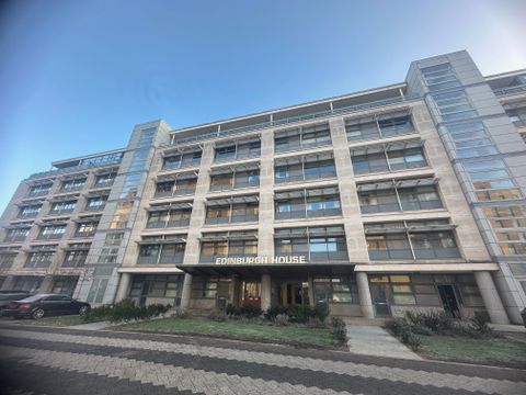 Edinburgh Gate, Harlow CM20, 2 bed flat to rent, £1,475 pcm - Zoopla