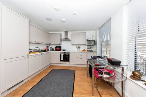 Red Street, Carmarthen, Carmarthenshire SA31, 2 bed flat for sale, £ ...