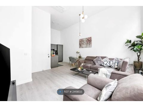 1 bed flat to rent in Truscon House, Hayes UB3, £1,700 pcm - Zoopla