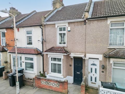 Gordon Road, Northfleet, Gravesend, Kent DA11, 2 bed terraced house for sale, £260,000 - Zoopla