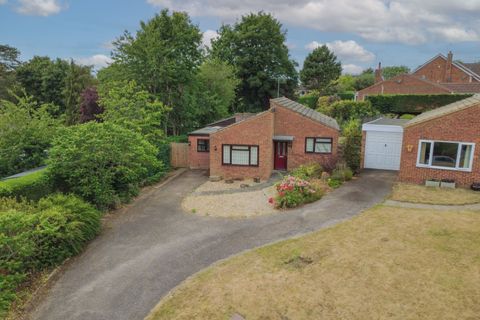 Chestnut Rise, Linslade LU7, 2 bed detached bungalow for sale, £475,000 ...