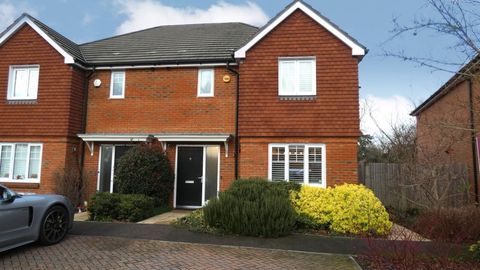 River Walk, Fetcham KT22, 3 bed semi-detached house for sale, £650,000 ...