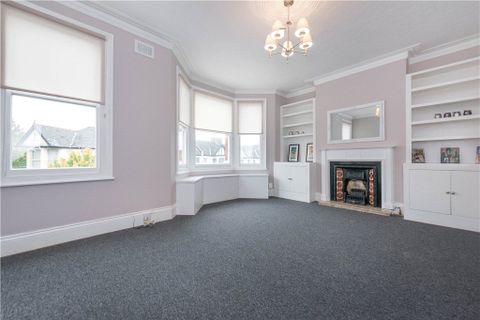 Leghorn Road, London NW10, 2 bed flat to rent, £2,000 pcm - Zoopla