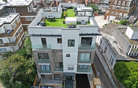Temple Fortune Lane, Hampstead Garden Suburb NW11, 3 bed flat for sale ...