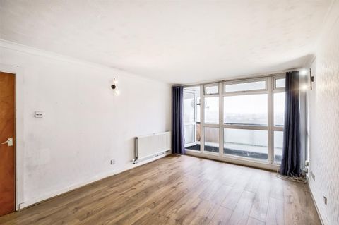 2 bed flat for sale in Navestock Crescent, Woodford Green IG8, £210,000 ...