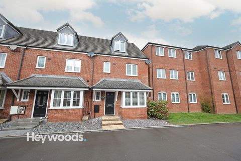 4 bed end terrace house for sale in Madeley Court, Madeley, Crewe ...