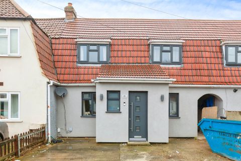 Elliman Avenue, Slough SL2, 2 bed terraced house for sale, £375,000 ...