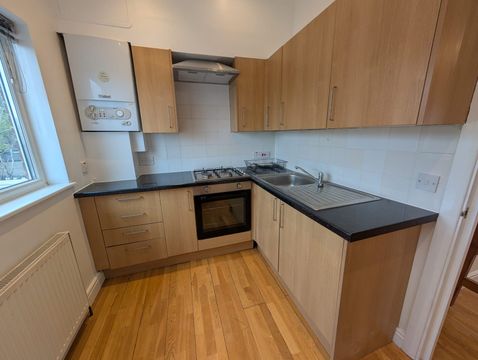 86A Edgware Way, Flat B, Edgware, Middlesex HA8, Studio to rent, £1,400 ...