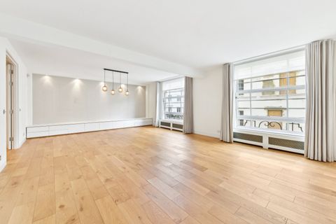 4 bed flat to rent in Belgravia House, Halkin Place SW1X, £10,833 pcm ...